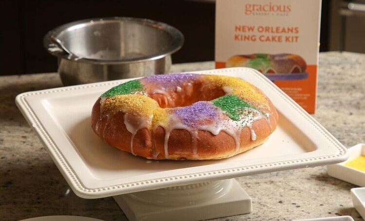 King Cake Caluda's Praline Filling King Cake (Icing On The Side)
